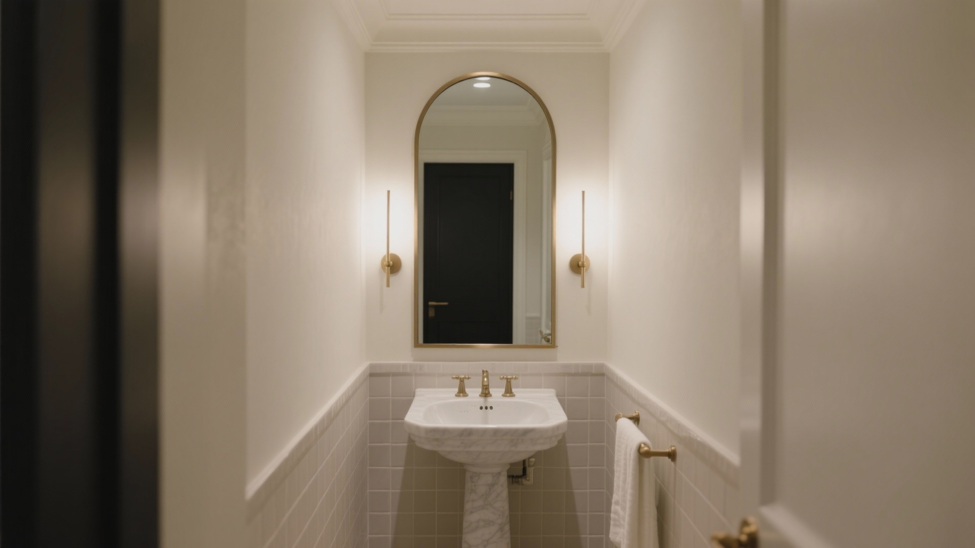Small Powder Room Feels Cramped? 5 Mirror Ideas