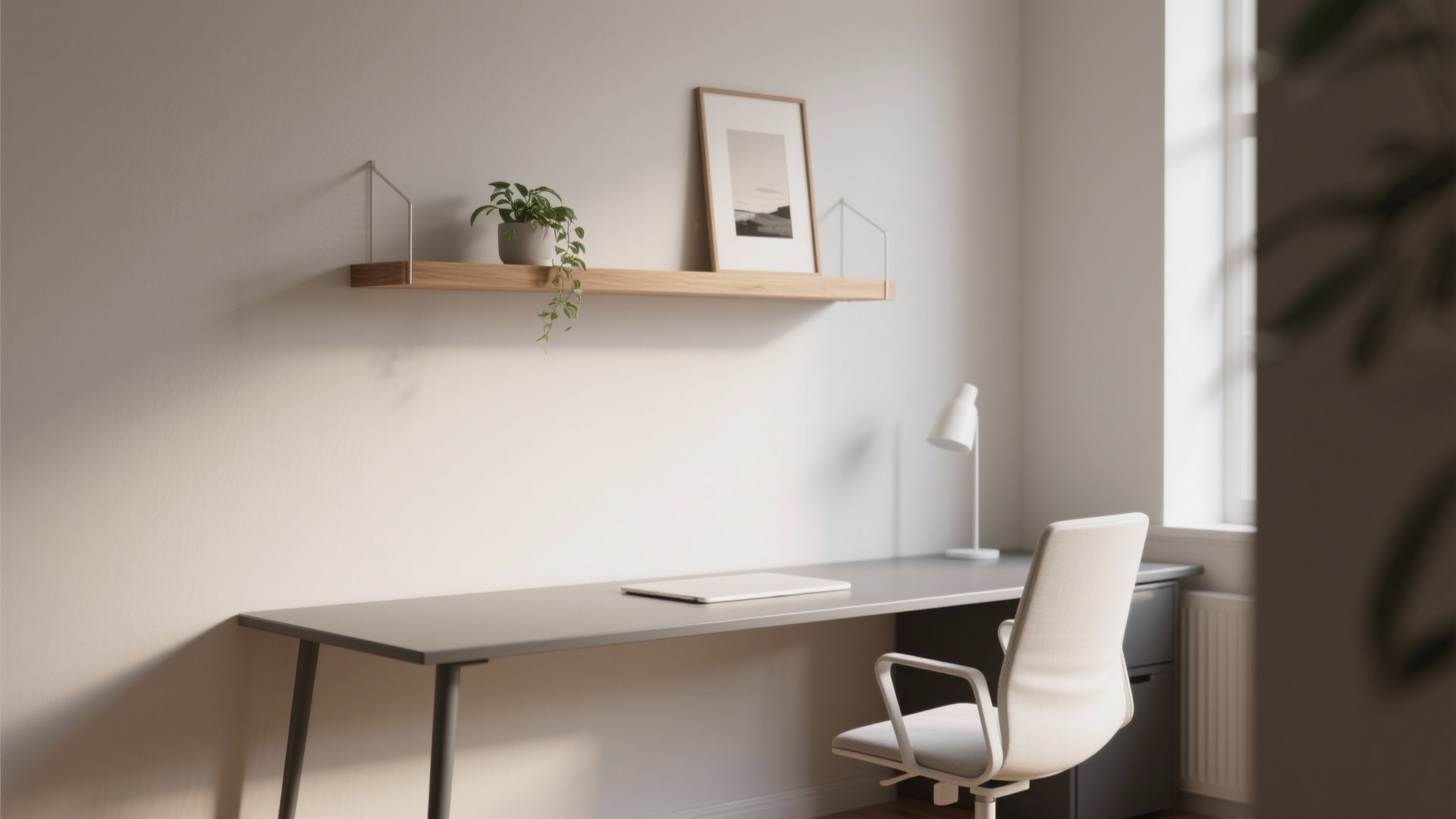 Small Office Feels Cramped? 10 Floating Shelf Ideas