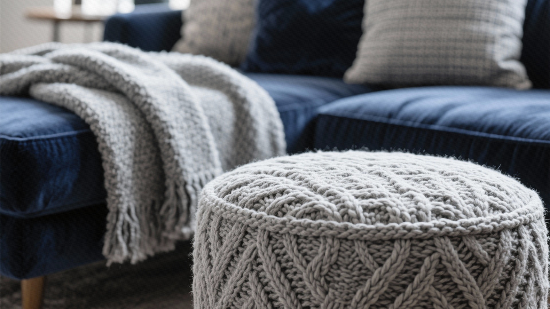 10 Navy Blue and Gray Living Room Ideas