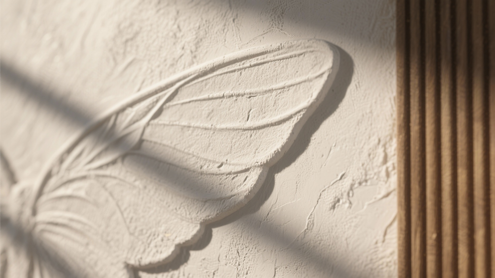 Small Space Feels Messy? 5 Wing Wall Design Fixes